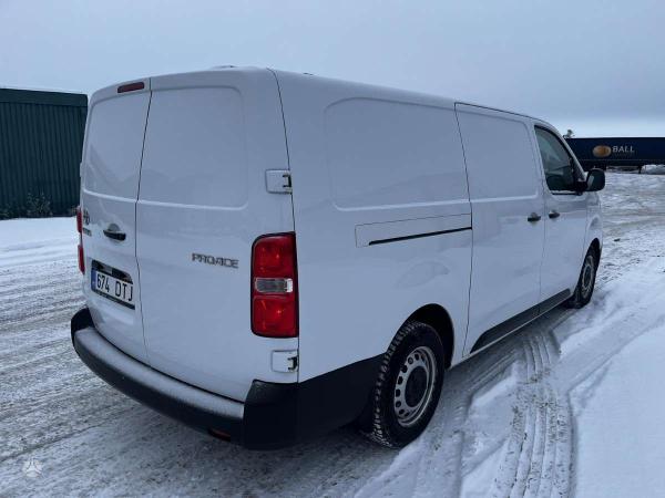 White Toyota Proace 2022 in Tallinn, with an engine capacity of 2.00 L and mileage of 88 thousand km for 19500 €, photo 5 on AUTOMOTO.COM.LV