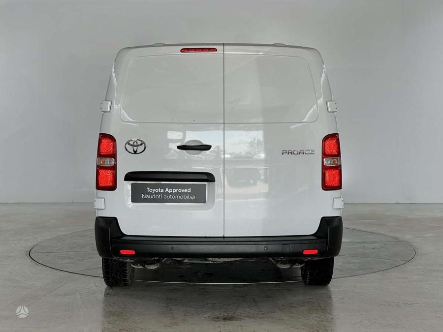 White Toyota Proace 2025 in Vilnius, with an engine capacity of 2.00 L and mileage of 33 thousand km for 32900 €, photo 5 on AUTOMOTO.COM.LV