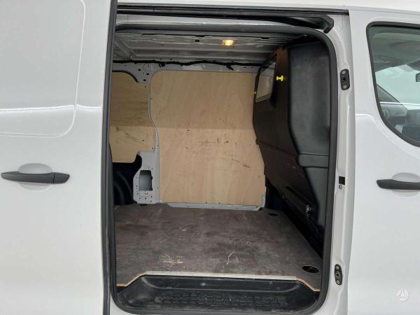 Balts Toyota Proace 2025 Viļņa, ar dzinēja tilpumu 2.00 L un nobraukumu 33 tūkst. km par 32900 €, foto 7 vietnē AUTOMOTO.COM.LV