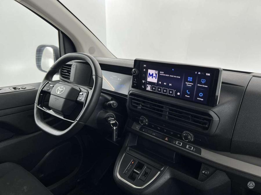 White Toyota Proace 2025 in Vilnius, with an engine capacity of 2.00 L and mileage of 33 thousand km for 32900 €, photo 9 on AUTOMOTO.COM.LV