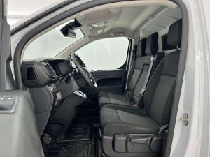White Toyota Proace 2025 in Vilnius, with an engine capacity of 2.00 L and mileage of 33 thousand km for 32900 €, photo 12 on AUTOMOTO.COM.LV