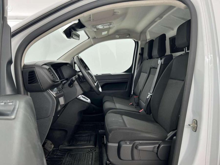 White Toyota Proace 2025 in Vilnius, with an engine capacity of 2.00 L and mileage of 33 thousand km for 32900 €, photo 12 on AUTOMOTO.COM.LV