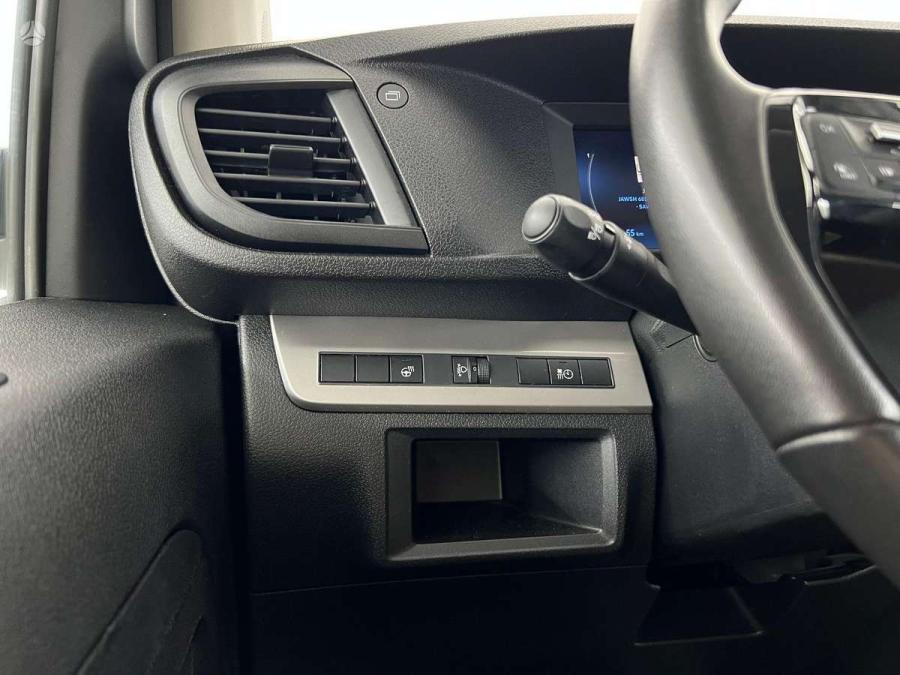 White Toyota Proace 2025 in Vilnius, with an engine capacity of 2.00 L and mileage of 33 thousand km for 32900 €, photo 21 on AUTOMOTO.COM.LV
