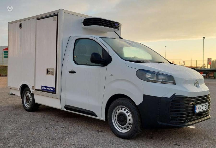 White Toyota Proace 2025 in Kaunas, with an engine capacity of 2.00 L and mileage of 0 thousand km for 53355 €, photo 3 on AUTOMOTO.COM.LV