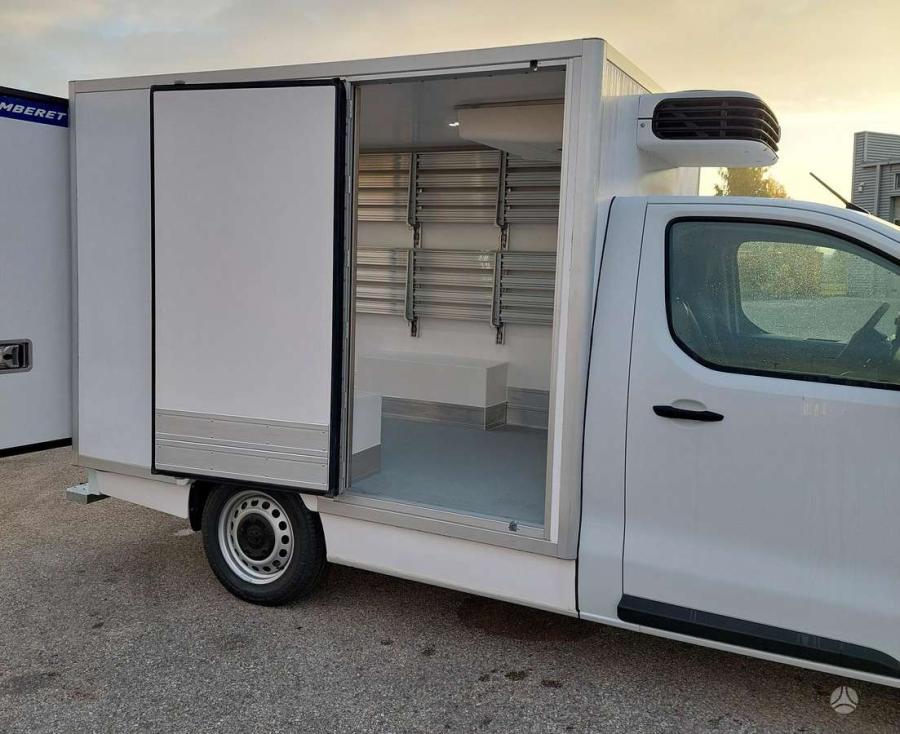 White Toyota Proace 2025 in Kaunas, with an engine capacity of 2.00 L and mileage of 0 thousand km for 53355 €, photo 8 on AUTOMOTO.COM.LV