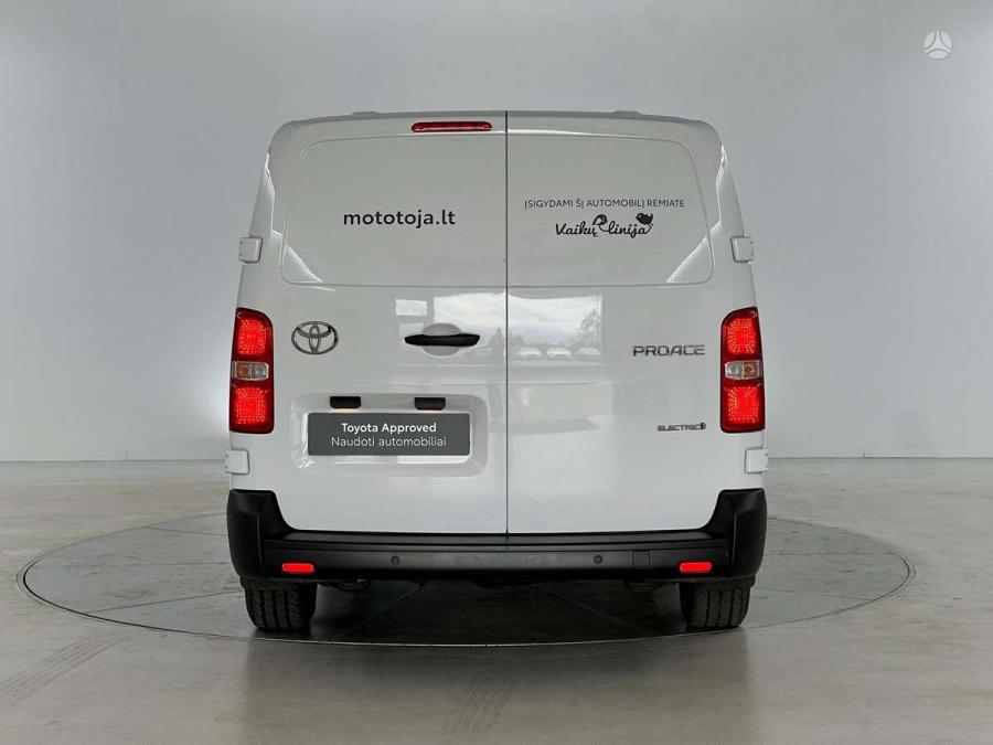 White Toyota Proace 2025 in Vilnius, with an engine capacity of 0.00 L and mileage of 8 thousand km for 33900 €, photo 5 on AUTOMOTO.COM.LV