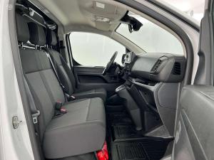 White Toyota Proace 2025 in Vilnius, with an engine capacity of 0.00 L and mileage of 8 thousand km for 33900 €, photo 7 on AUTOMOTO.COM.LV