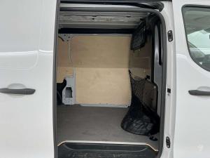 White Toyota Proace 2025 in Vilnius, with an engine capacity of 0.00 L and mileage of 8 thousand km for 33900 €, photo 8 on AUTOMOTO.COM.LV