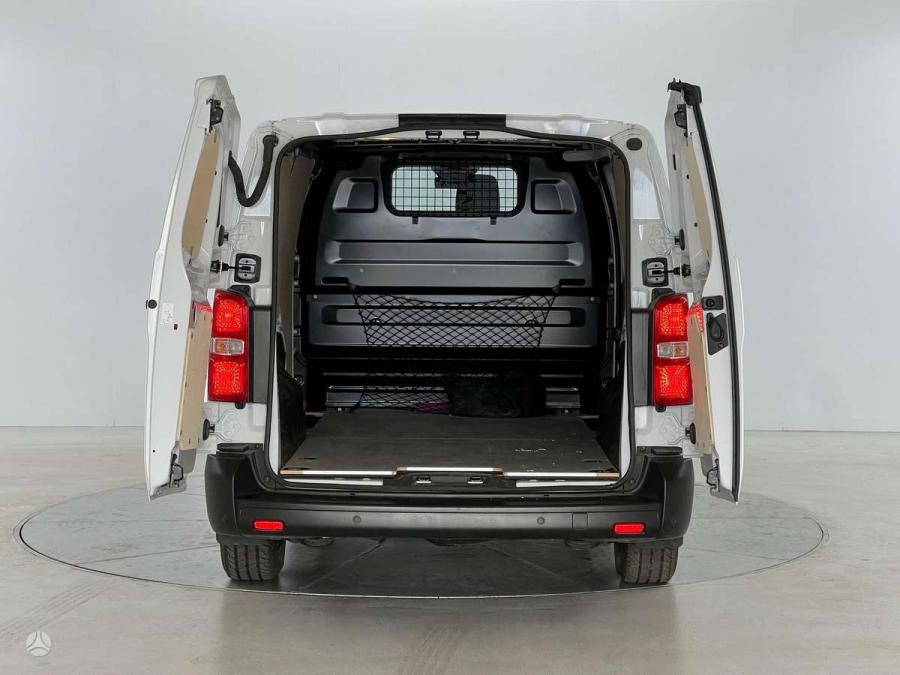 White Toyota Proace 2025 in Vilnius, with an engine capacity of 0.00 L and mileage of 8 thousand km for 33900 €, photo 11 on AUTOMOTO.COM.LV