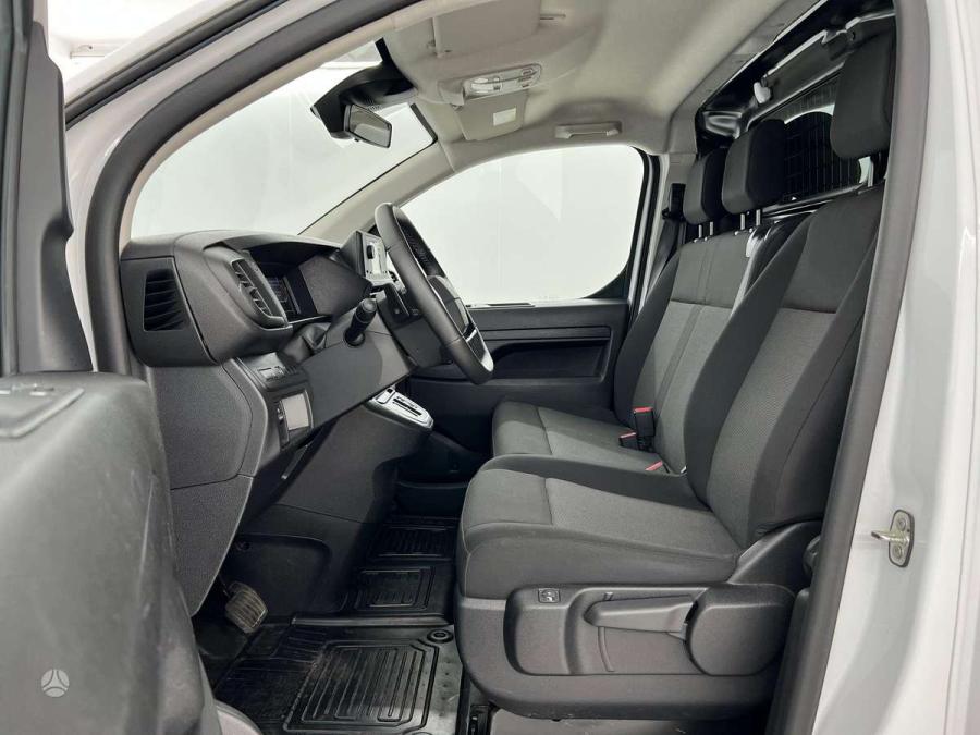 White Toyota Proace 2025 in Vilnius, with an engine capacity of 0.00 L and mileage of 8 thousand km for 33900 €, photo 12 on AUTOMOTO.COM.LV