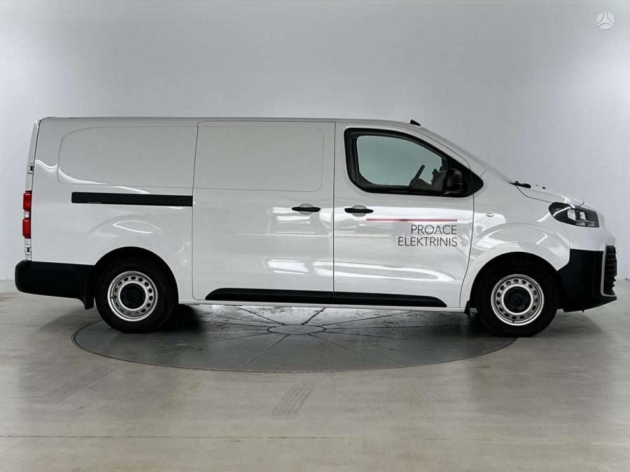 White Toyota Proace 2025 in Vilnius, with an engine capacity of 0.00 L and mileage of 8 thousand km for 33900 €, photo 17 on AUTOMOTO.COM.LV