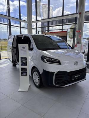 Белый Тойота Proace 2026 в Каунас, объемом двигателя 2.18 л и пробегом 0 тыс. км за 36750 €, фото  на AUTOMOTO.COM.LV