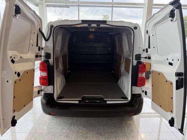 Balts Toyota Proace 2026 Šauļi, ar dzinēja tilpumu 1.50 L un nobraukumu 0 tūkst. km par 26900 €, foto 5 vietnē AUTOMOTO.COM.LV