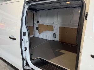 Balts Toyota Proace 2026 Šauļi, ar dzinēja tilpumu 1.50 L un nobraukumu 0 tūkst. km par 26900 €, foto 7 vietnē AUTOMOTO.COM.LV