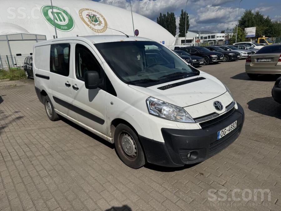 Белый Тойота Proace 2015 в Рига, объемом двигателя 2.00 л и пробегом 232 тыс. км за 3000 €, фото 3 на AUTOMOTO.COM.LV