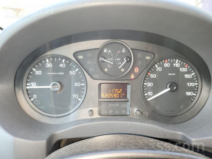 Balts Toyota Proace 2016 Rīga, ar dzinēja tilpumu 2.00 L un nobraukumu 206 tūkst. km par 3000 €, foto 10 vietnē AUTOMOTO.COM.LV