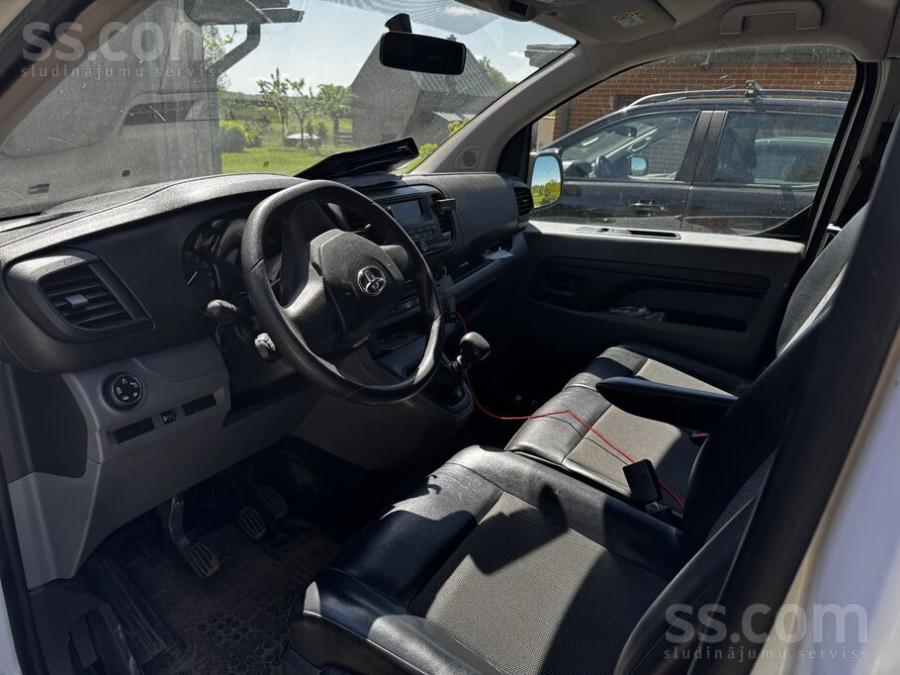 Balts Toyota Proace 2017 Ogre, ar dzinēja tilpumu 1.60 L un nobraukumu 151 tūkst. km par 10000 €, foto 4 vietnē AUTOMOTO.COM.LV