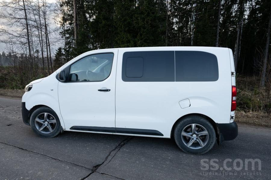 White Toyota Proace 2018 in Jelgava, with an engine capacity of 1.60 L and mileage of 300 thousand km for 6900 €, photo 3 on AUTOMOTO.COM.LV