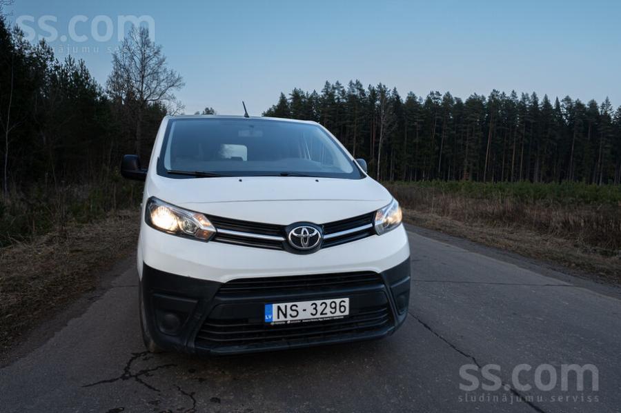 White Toyota Proace 2018 in Jelgava, with an engine capacity of 1.60 L and mileage of 300 thousand km for 6900 €, photo 5 on AUTOMOTO.COM.LV