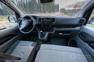 White Toyota Proace 2018 in Jelgava, with an engine capacity of 1.60 L and mileage of 300 thousand km for 6900 €, photo 6 on AUTOMOTO.COM.LV