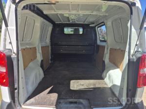 White Toyota Proace 2018 in Riga, with an engine capacity of 1.60 L and mileage of 111 thousand km for 8700 €, photo 8 on AUTOMOTO.COM.LV