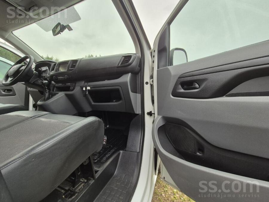 White Toyota Proace 2018 in Riga, with an engine capacity of 1.60 L and mileage of 111 thousand km for 8700 €, photo 12 on AUTOMOTO.COM.LV