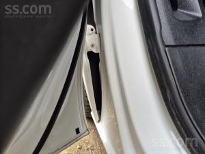 White Toyota Proace 2018 in Riga, with an engine capacity of 1.60 L and mileage of 111 thousand km for 8700 €, photo 13 on AUTOMOTO.COM.LV