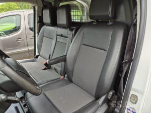 White Toyota Proace 2018 in Riga, with an engine capacity of 1.60 L and mileage of 111 thousand km for 8700 €, photo 15 on AUTOMOTO.COM.LV