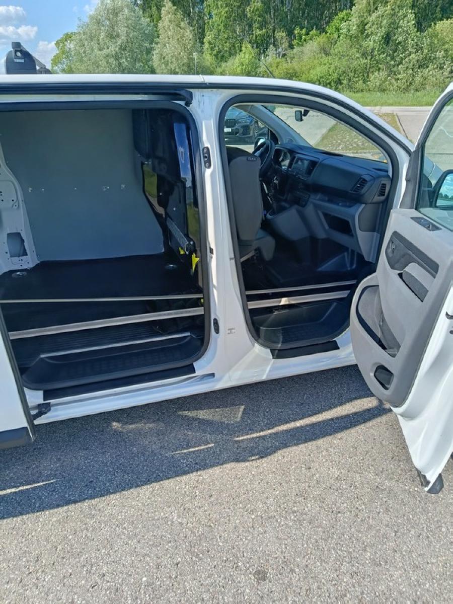 Balts Toyota Proace 2018 Veru, ar dzinēja tilpumu 2.00 L un nobraukumu 142 tūkst. km par 12500 €, foto 7 vietnē AUTOMOTO.COM.LV