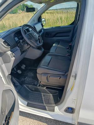 Balts Toyota Proace 2018 Veru, ar dzinēja tilpumu 2.00 L un nobraukumu 142 tūkst. km par 12500 €, foto 8 vietnē AUTOMOTO.COM.LV