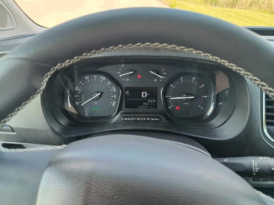 Balts Toyota Proace 2018 Veru, ar dzinēja tilpumu 2.00 L un nobraukumu 142 tūkst. km par 12500 €, foto 9 vietnē AUTOMOTO.COM.LV