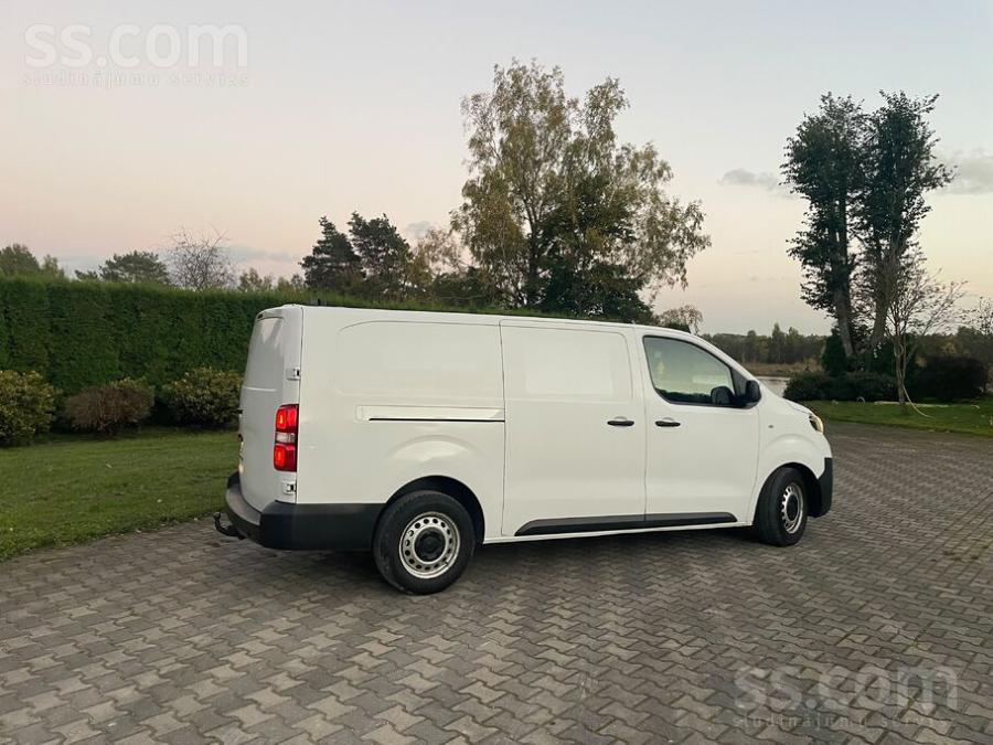 White Toyota Proace 2019 in Riga, with an engine capacity of 2.00 L and mileage of 210 thousand km for 8750 €, photo 4 on AUTOMOTO.COM.LV