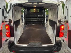 White Toyota Proace 2019 in Riga, with an engine capacity of 2.00 L and mileage of 210 thousand km for 8750 €, photo 11 on AUTOMOTO.COM.LV