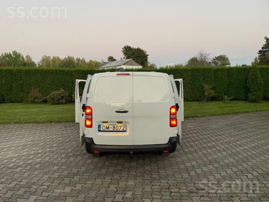 White Toyota Proace 2019 in Riga, with an engine capacity of 2.00 L and mileage of 210 thousand km for 8750 €, photo 12 on AUTOMOTO.COM.LV
