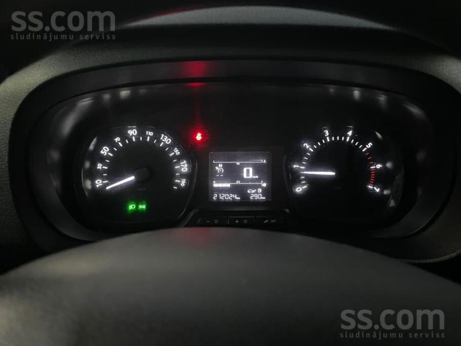 White Toyota Proace 2019 in Riga, with an engine capacity of 2.00 L and mileage of 210 thousand km for 8750 €, photo 14 on AUTOMOTO.COM.LV