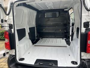 Balts Toyota Proace 2020 Rīga, ar dzinēja tilpumu 1.50 L un nobraukumu 98 tūkst. km par 10900 €, foto 13 vietnē AUTOMOTO.COM.LV