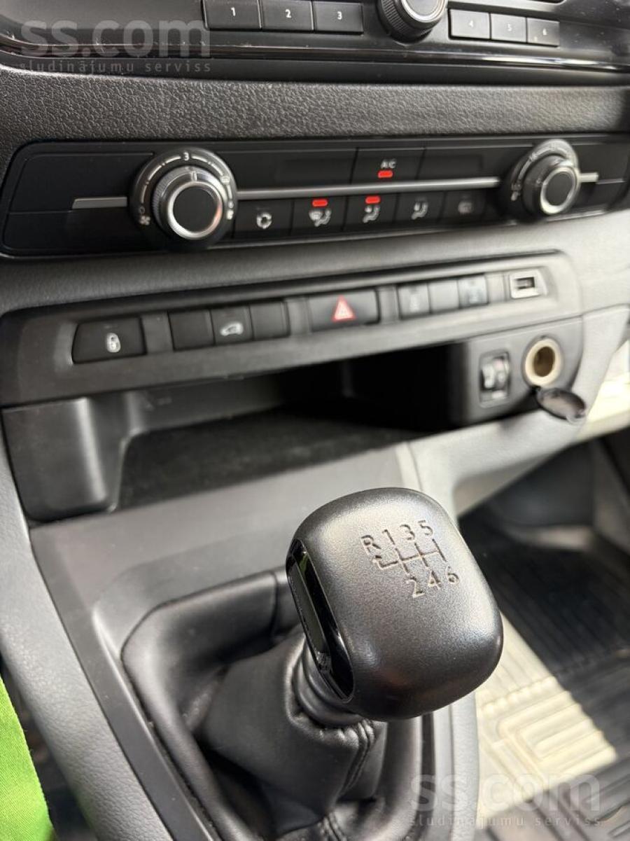 Balts Toyota Proace 2020 Rīga, ar dzinēja tilpumu 2.00 L un nobraukumu 121 tūkst. km par 12800 €, foto 9 vietnē AUTOMOTO.COM.LV