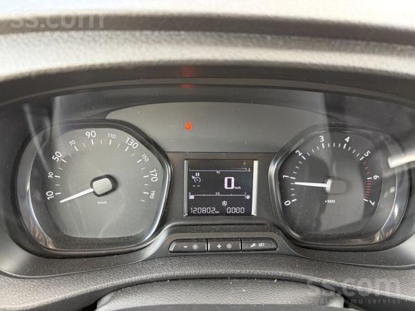 Balts Toyota Proace 2020 Rīga, ar dzinēja tilpumu 2.00 L un nobraukumu 121 tūkst. km par 12800 €, foto 10 vietnē AUTOMOTO.COM.LV