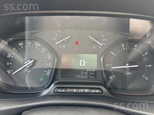 White Toyota Proace 2020 in Riga, with an engine capacity of 1.50 L and mileage of 175 thousand km for 8230 €, photo 19 on AUTOMOTO.COM.LV