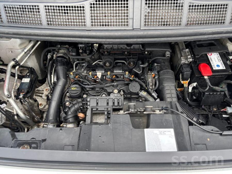 White Toyota Proace 2020 in Riga, with an engine capacity of 1.50 L and mileage of 175 thousand km for 8230 €, photo 21 on AUTOMOTO.COM.LV