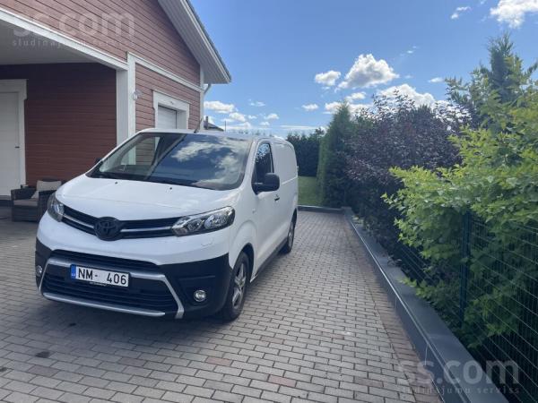 Белый Тойота Proace 2020 в Рига, объемом двигателя 1.50 л и пробегом 122 тыс. км за 14900 €, фото 1 на AUTOMOTO.COM.LV