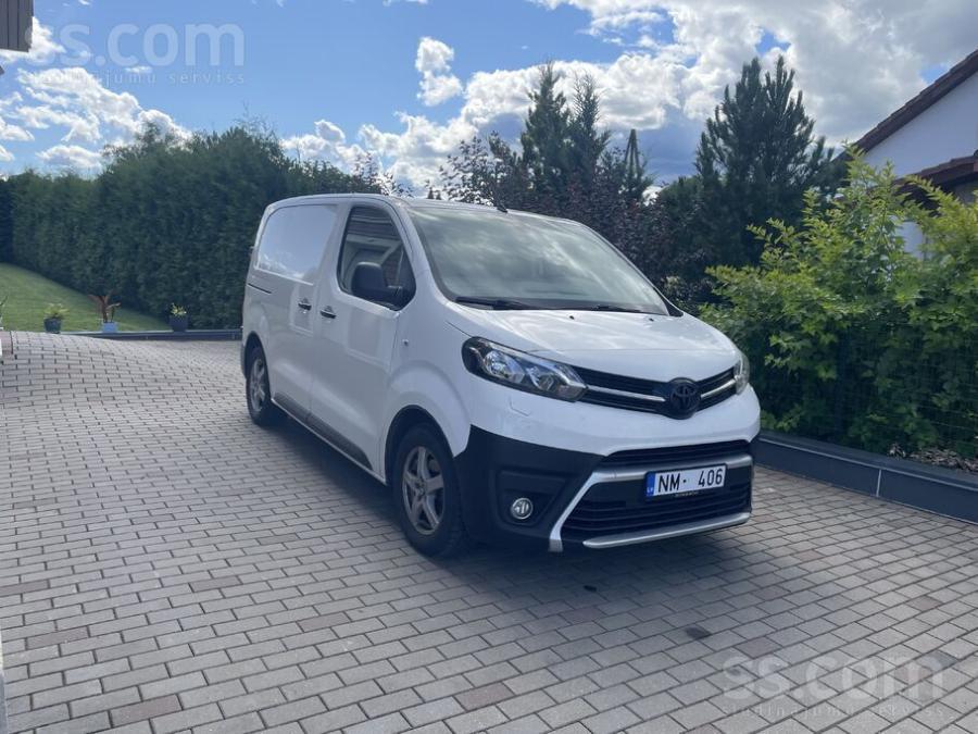 White Toyota Proace 2020 in Riga, with an engine capacity of 1.50 L and mileage of 122 thousand km for 14900 €, photo 3 on AUTOMOTO.COM.LV