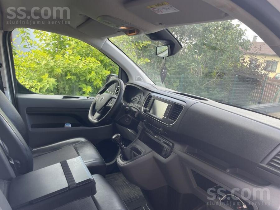 White Toyota Proace 2020 in Riga, with an engine capacity of 1.50 L and mileage of 122 thousand km for 14900 €, photo 5 on AUTOMOTO.COM.LV