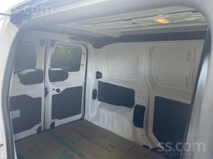 White Toyota Proace 2020 in Riga, with an engine capacity of 1.50 L and mileage of 122 thousand km for 14900 €, photo 6 on AUTOMOTO.COM.LV