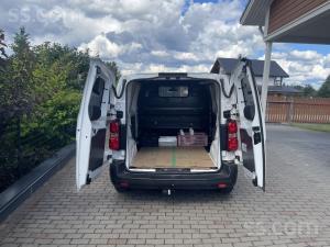 White Toyota Proace 2020 in Riga, with an engine capacity of 1.50 L and mileage of 122 thousand km for 14900 €, photo 7 on AUTOMOTO.COM.LV