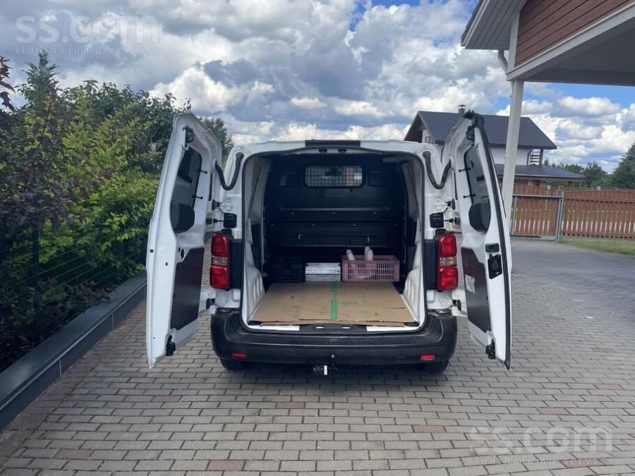White Toyota Proace 2020 in Riga, with an engine capacity of 1.50 L and mileage of 122 thousand km for 14900 €, photo 7 on AUTOMOTO.COM.LV