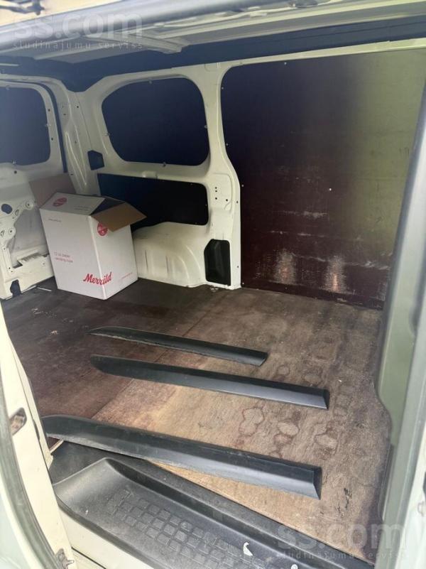 White Toyota Proace 2020 in Riga, with an engine capacity of 2.00 L and mileage of 164 thousand km for 10900 €, photo 6 on AUTOMOTO.COM.LV