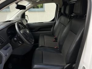 White Toyota Proace 2021 in Riga, with an engine capacity of 2.00 L and mileage of 109 thousand km for 17990 €, photo 5 on AUTOMOTO.COM.LV