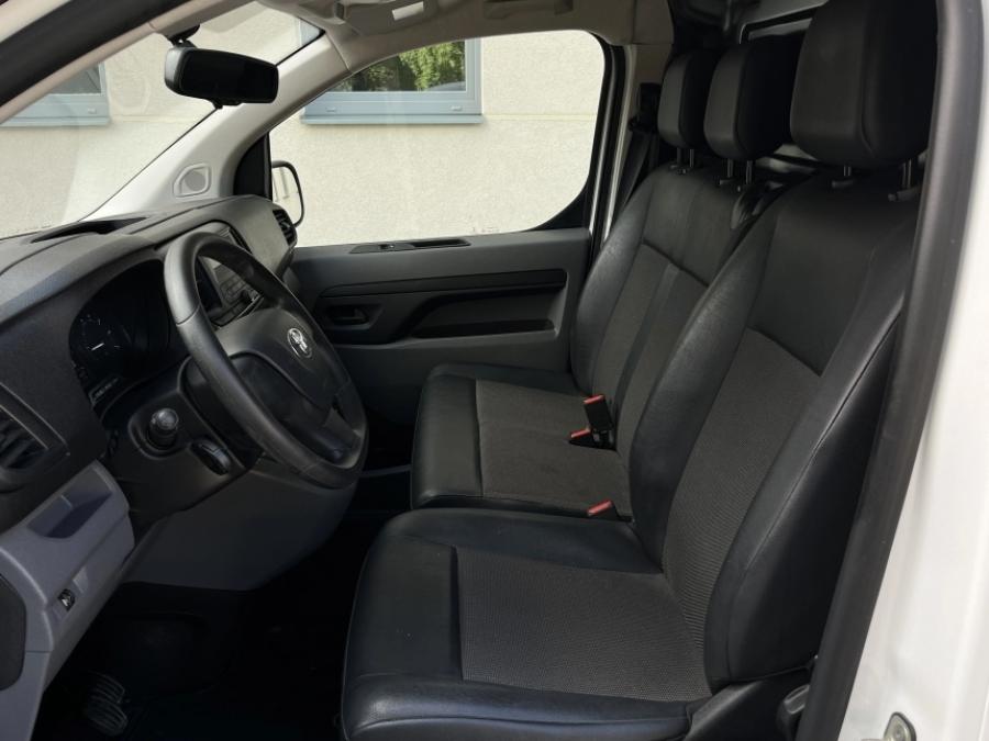 White Toyota Proace 2021 in Riga, with an engine capacity of 2.00 L and mileage of 109 thousand km for 17990 €, photo 5 on AUTOMOTO.COM.LV