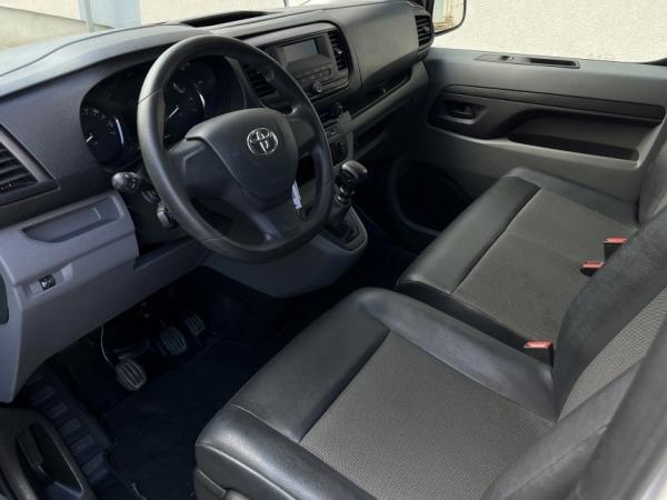 White Toyota Proace 2021 in Riga, with an engine capacity of 2.00 L and mileage of 109 thousand km for 17990 €, photo 5 on AUTOMOTO.COM.LV